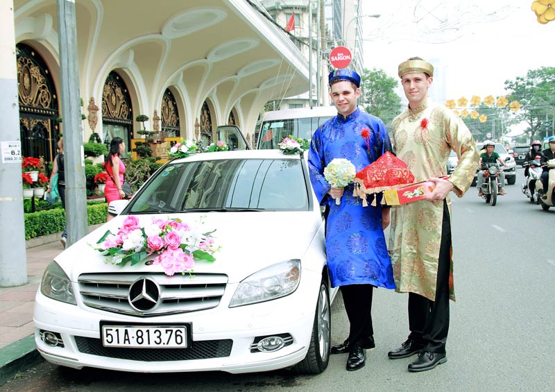 Ao Dai Men in Contemporary Culture: Bridging Tradition and Modernity